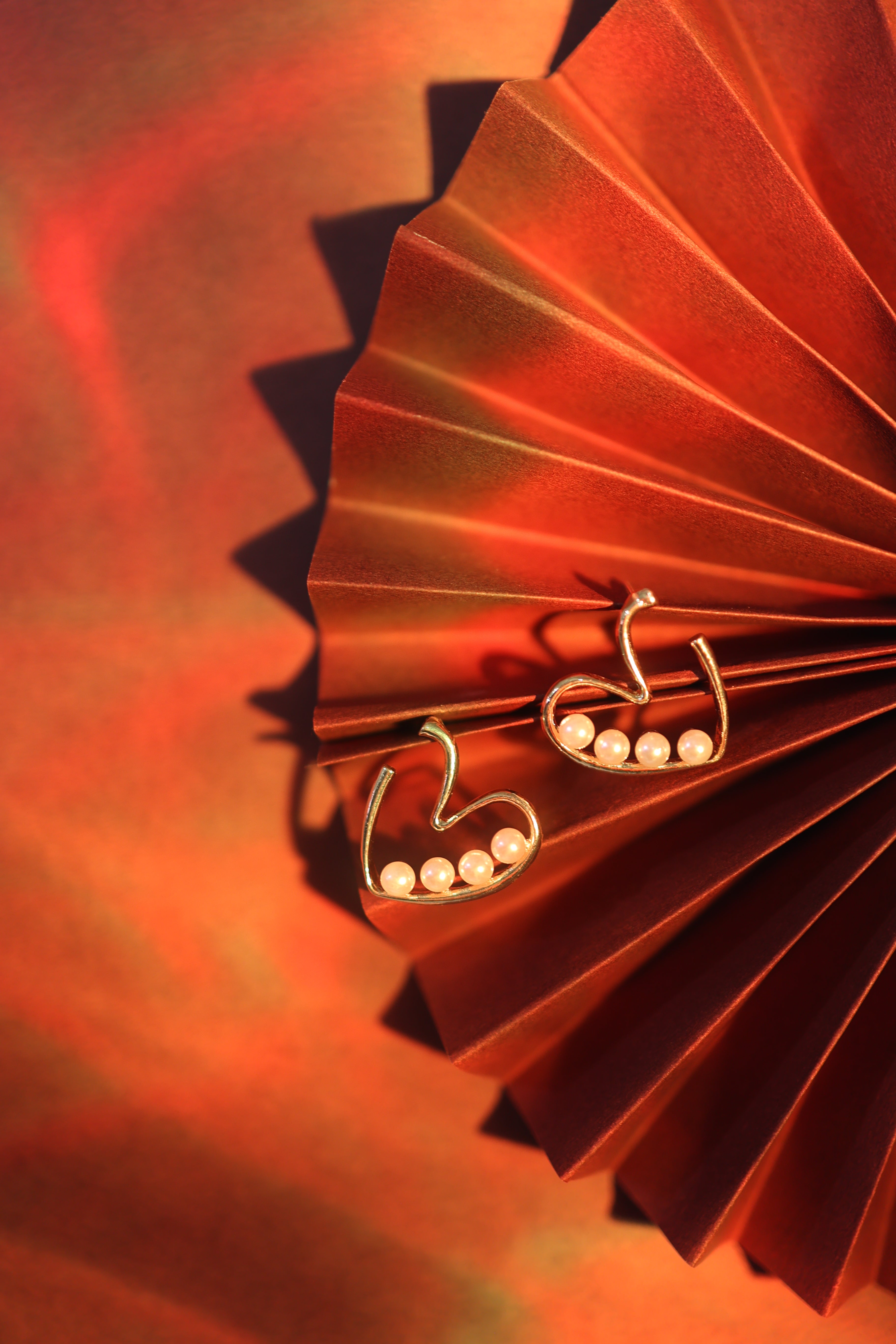 AI129 - Heart Shaped Minimal Pearl Earring – The Label I